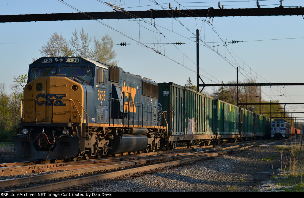 CSX SD60I 8736 leads Q706-25